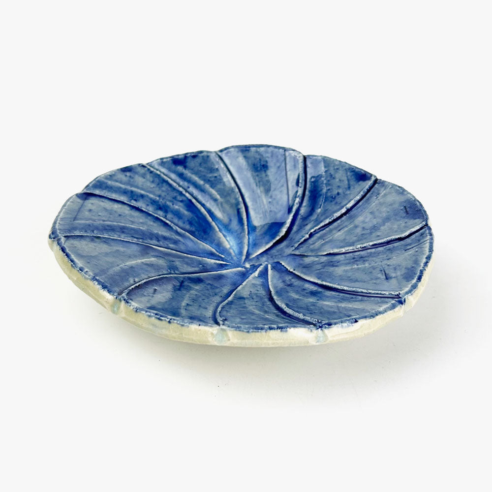 Footed Plate Kikubori Blue (6" x 5") – UTSUWA NO YAKATA
