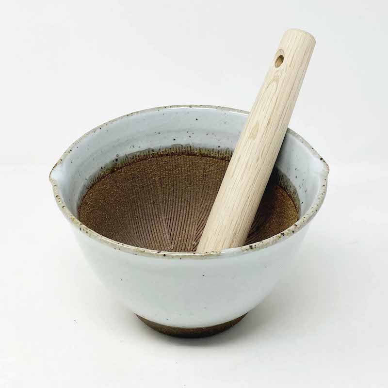 Suribachi - Mortar w/spout White (6"D x 4"H) – UTSUWA NO YAKATA